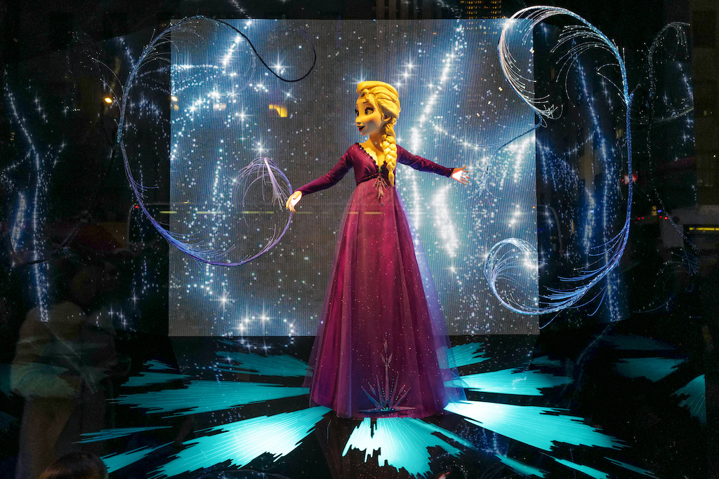 Saks Fifth Avenue Unveils "Frozen 2" Window Display During Special ...