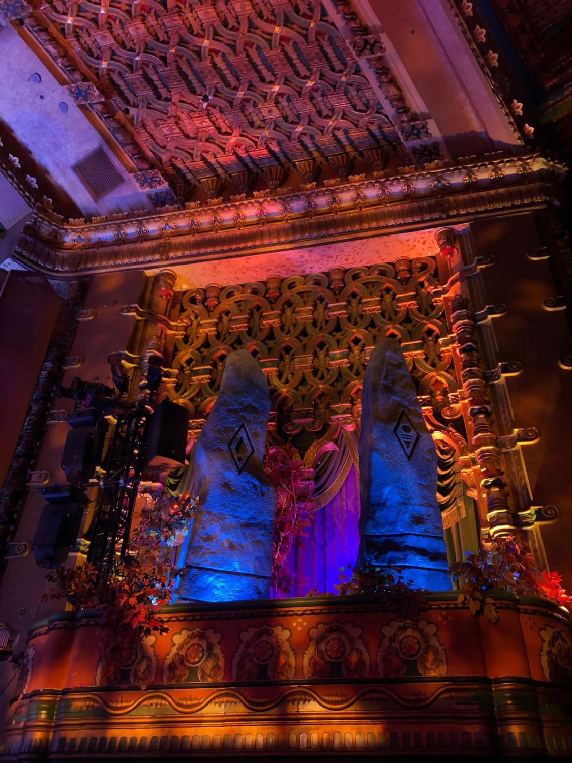 Video: Disney's "Frozen 2" Opens at El Capitan Theatre with Anna and ...