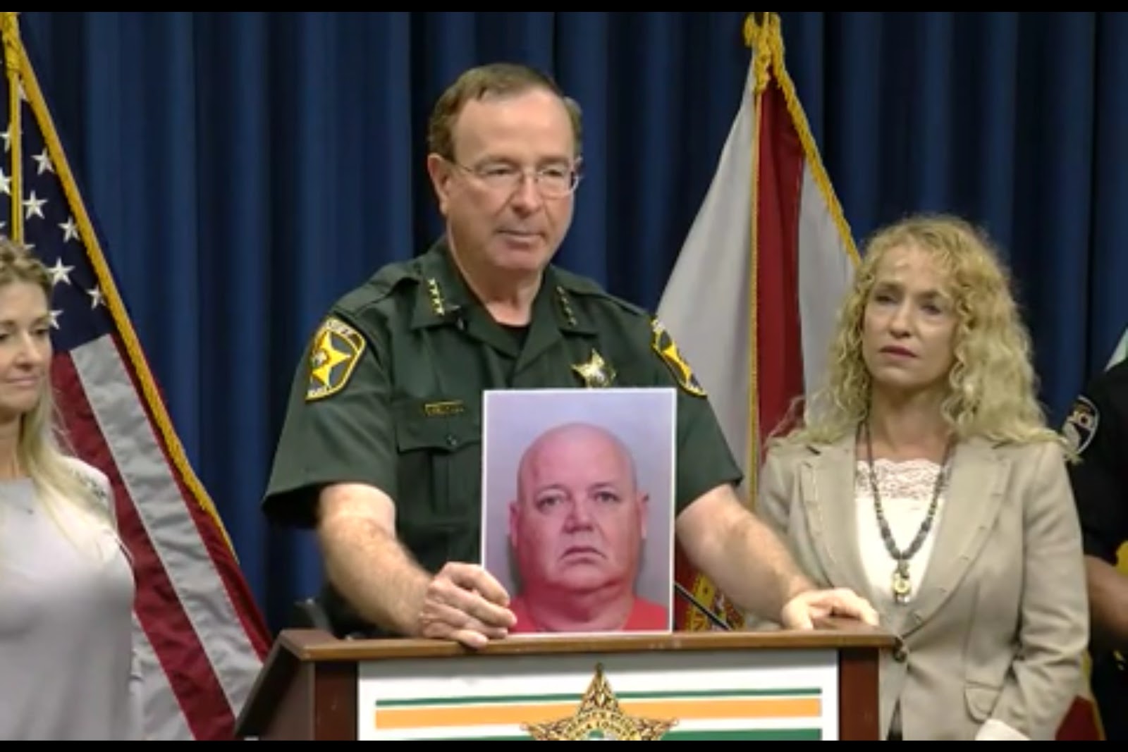 Disney Security Guard Busted Naked on Camera Soliciting Prostitute as ...