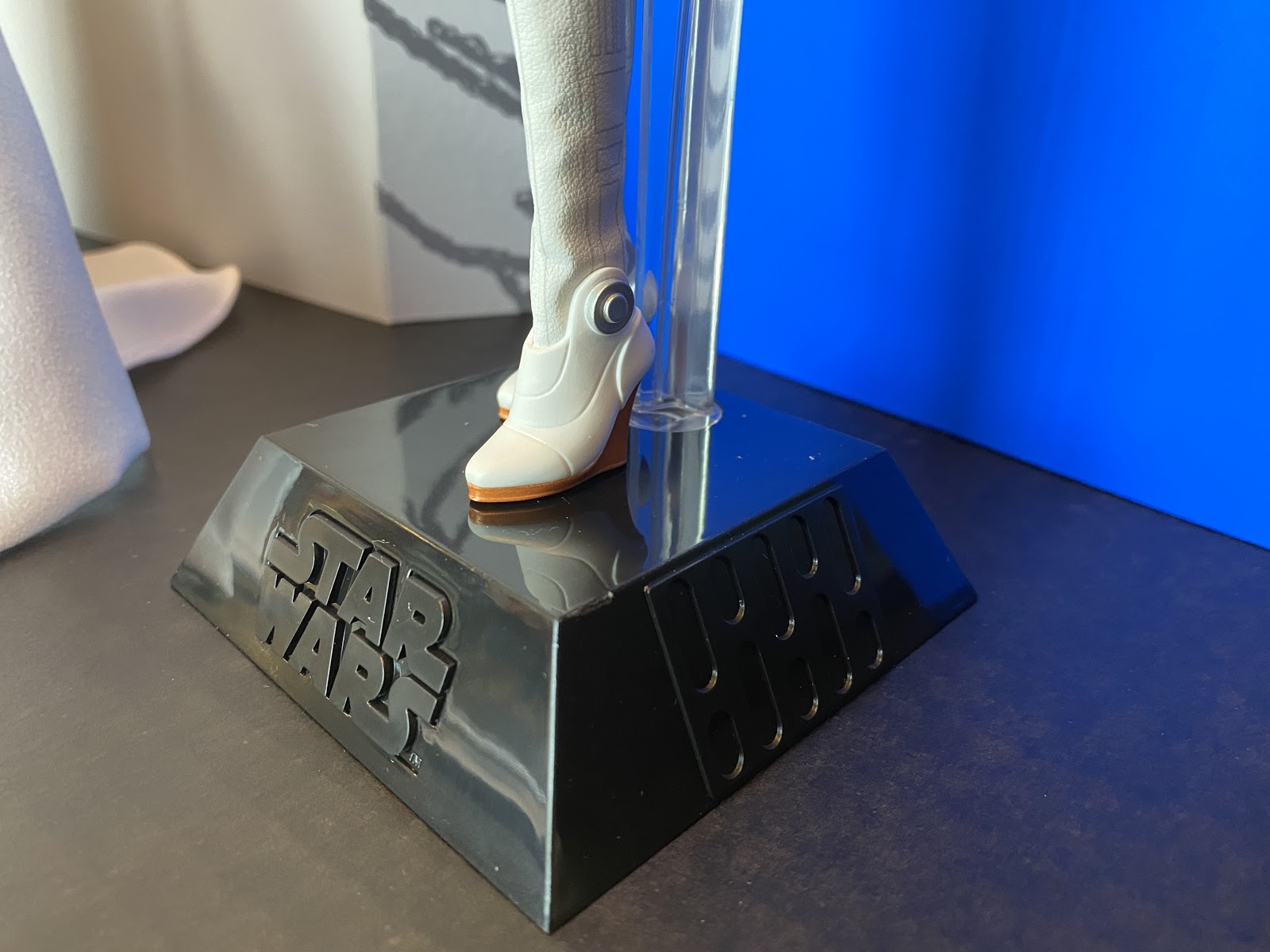 Toy Review: Star Wars x Barbie Signature Doll Collection ...