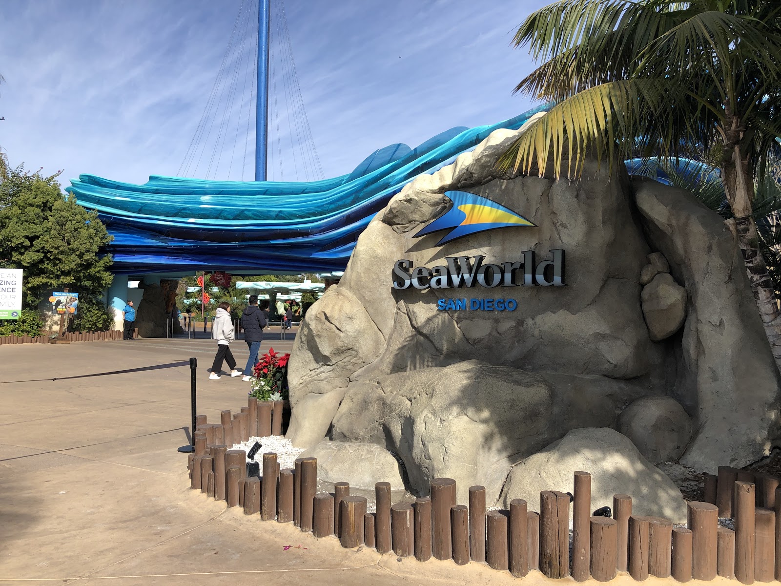 Video/Photos: SeaWorld San Diego Celebrates its 2019 Christmas ...