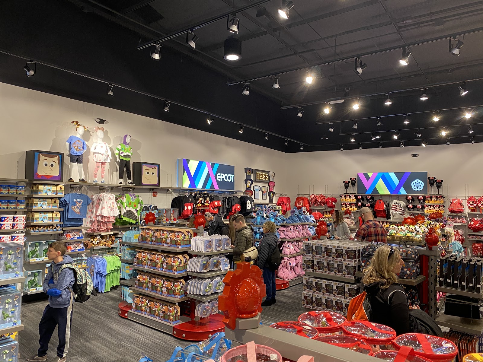 New Mouse Gear Shopping Location Opens Amid Epcot Construction ...