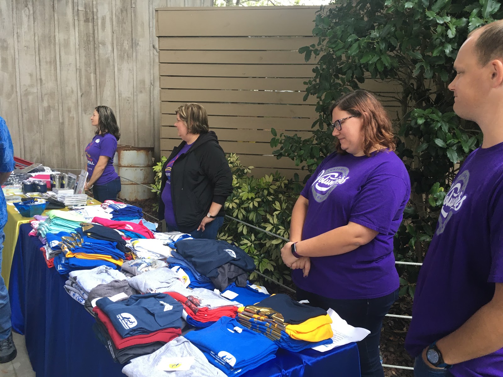 Universal Orlando Hosts Canine Companions for Independence Graduation ...