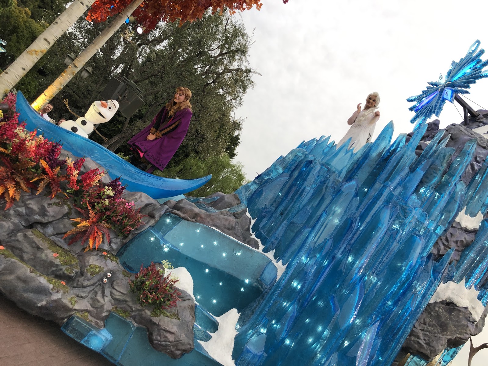 Video/Photos: "Magic Happens" Parade Makes Surprise Debut at Disneyland ...