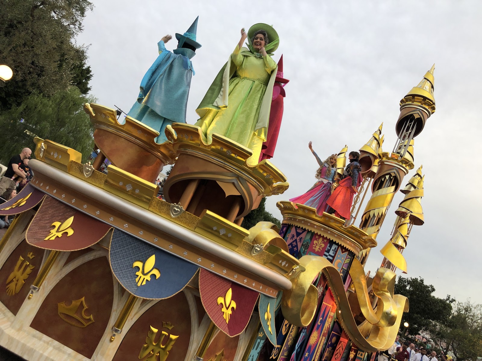 Video/Photos: "Magic Happens" Parade Makes Surprise Debut at Disneyland ...