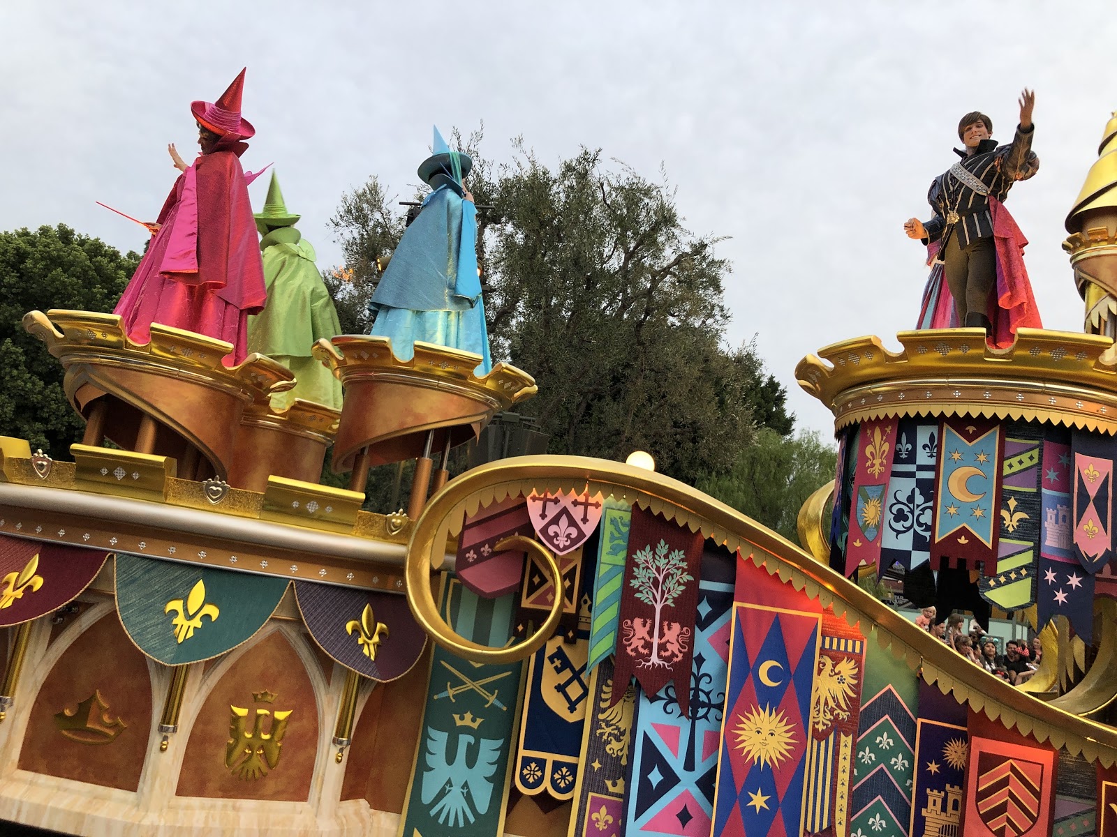 Video/Photos: "Magic Happens" Parade Makes Surprise Debut at Disneyland ...