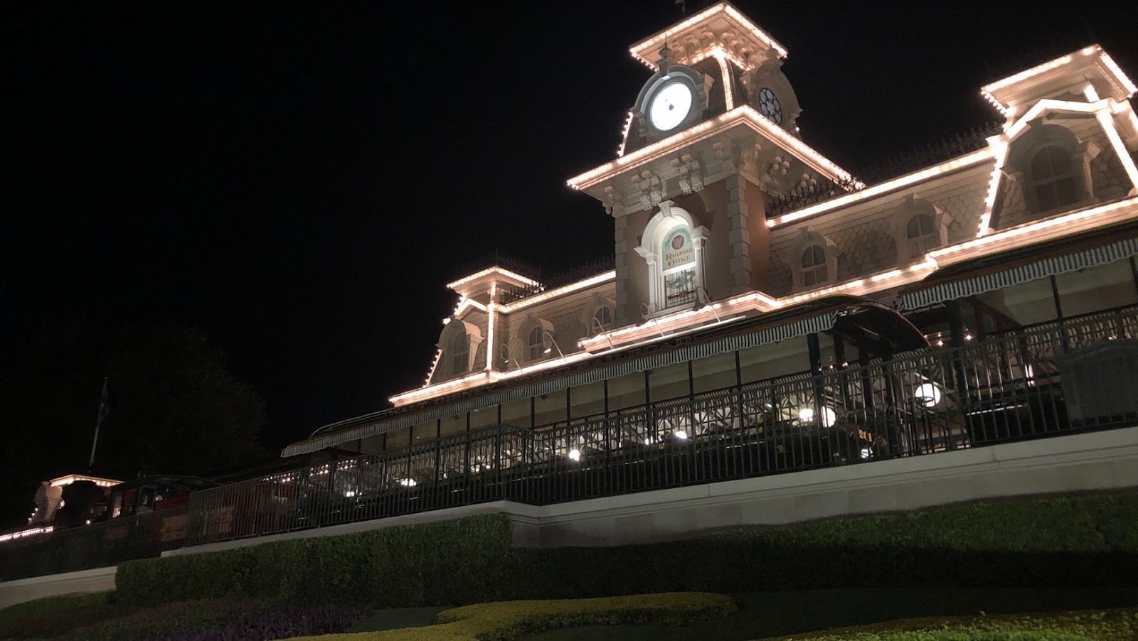 Add Some Disney Parks Fun to Your Conference Calls with These Zoom ...