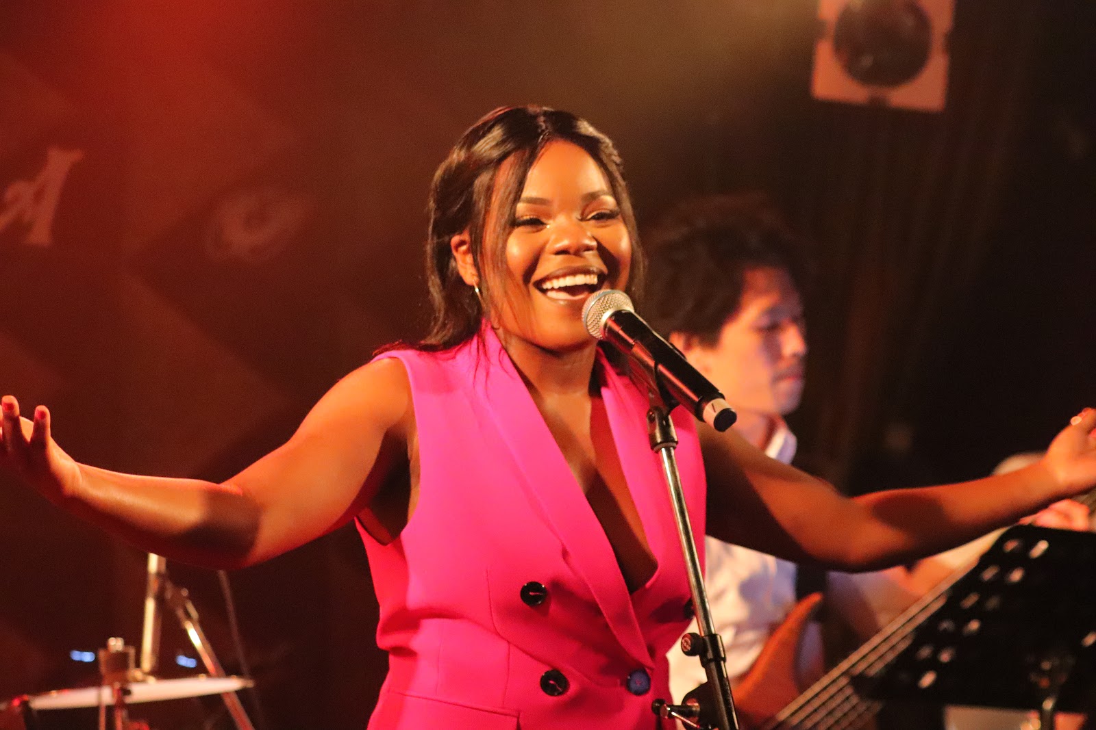 Vocalist Kelly Taylor Joins DCappella as New Alto