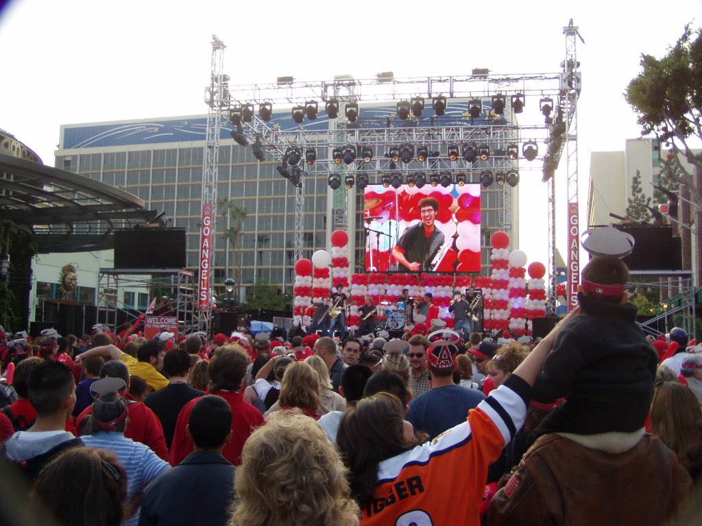 From the Archives: The 2002 Angels Prepare for Their Home World Series ...