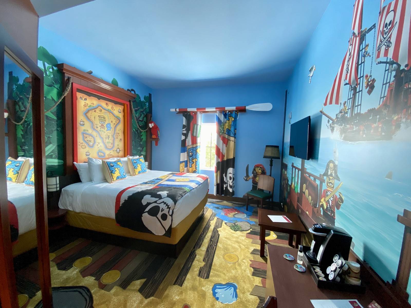 First Look - LEGOLAND Pirate Island Hotel at LEGOLAND Florida ...