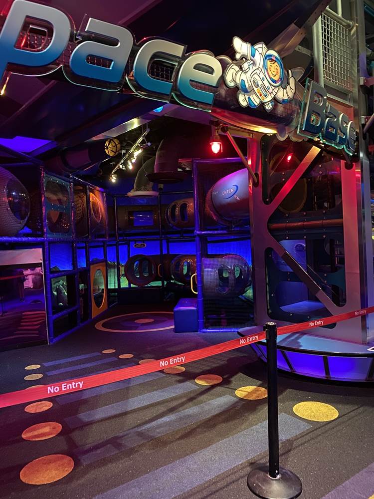 Photos - Cast Member Preview at EPCOT in Walt Disney World ...