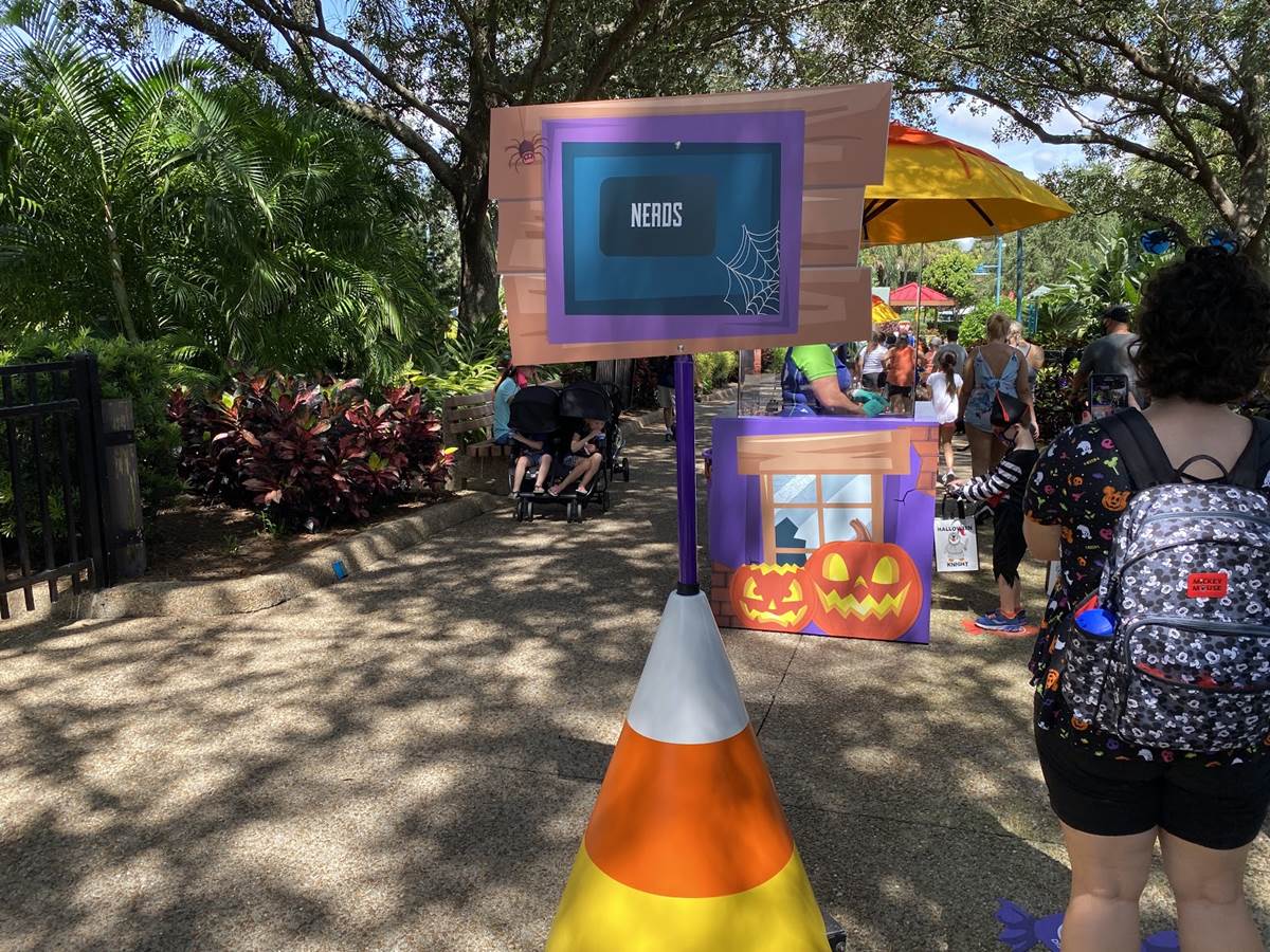 A Look at SeaWorld Orlando's Spooktacular Halloween Event 2020 ...