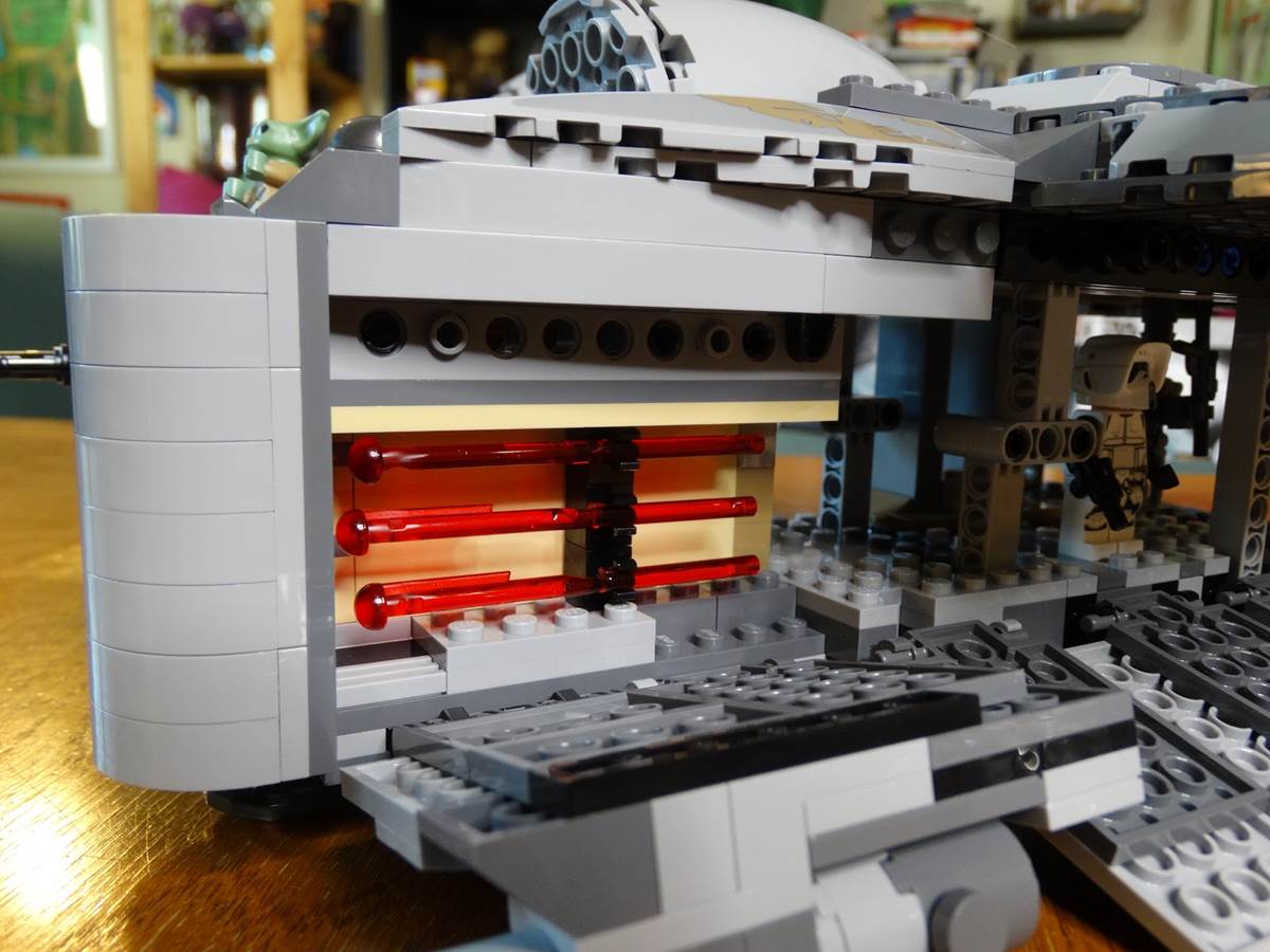 LEGO Review: Star Wars "The Mandalorian" The Razor Crest ...