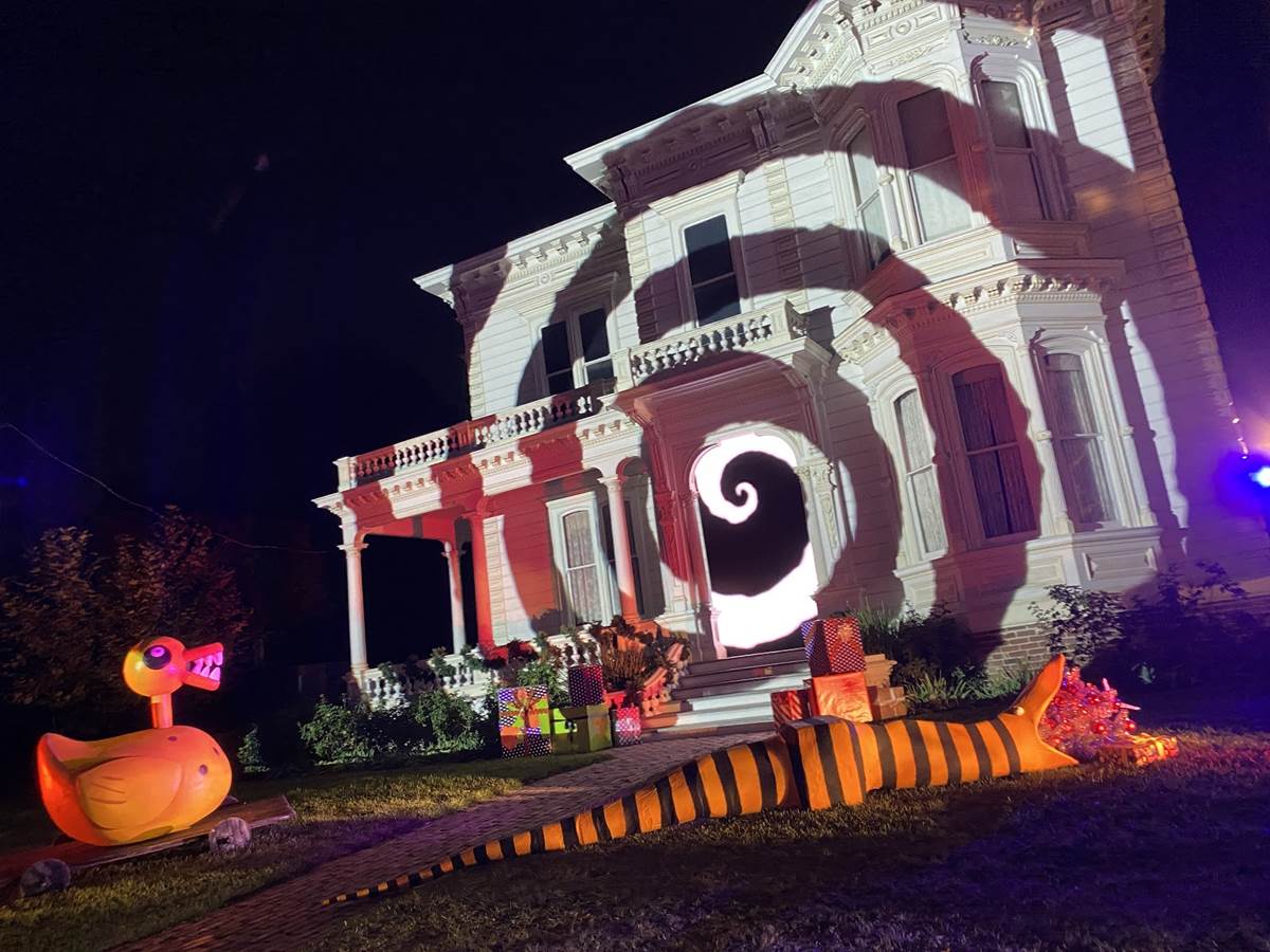 Video/Photos: Freeform Halloween Road Drive-Through Experience Opens in ...