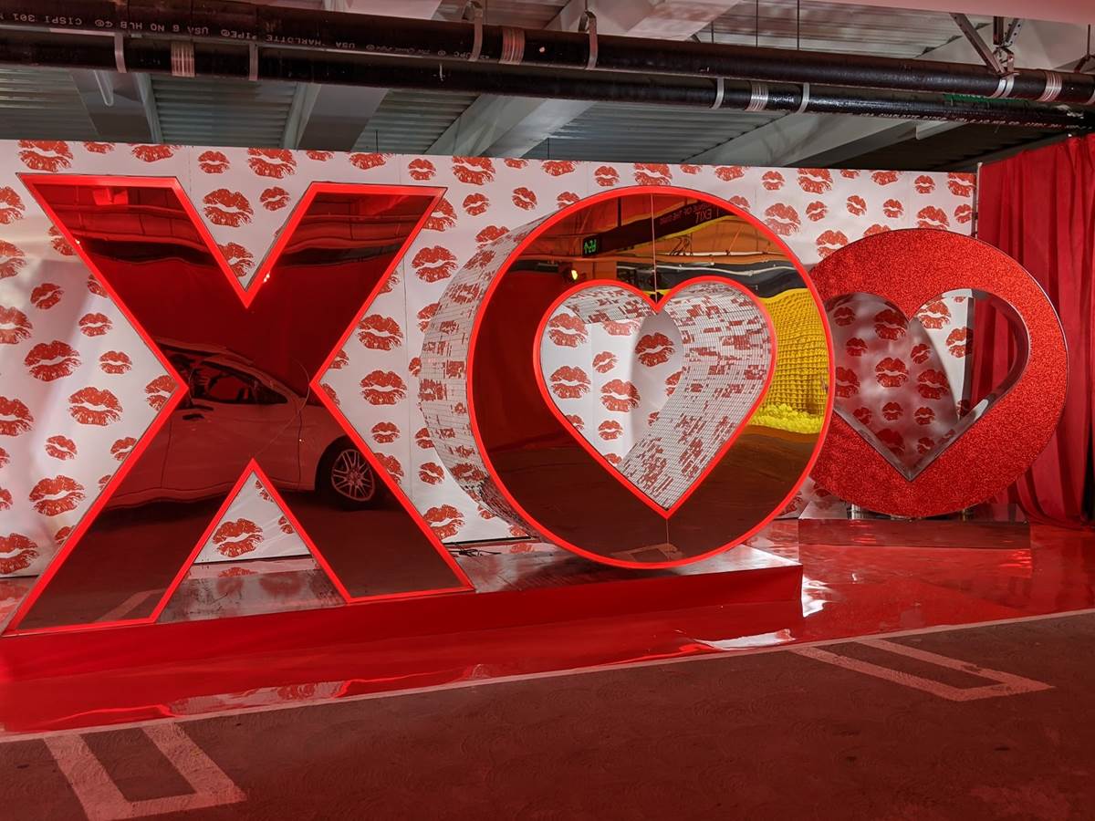 Video/Photos: Happy Place - The Drive Thru Experience Opens in Century ...