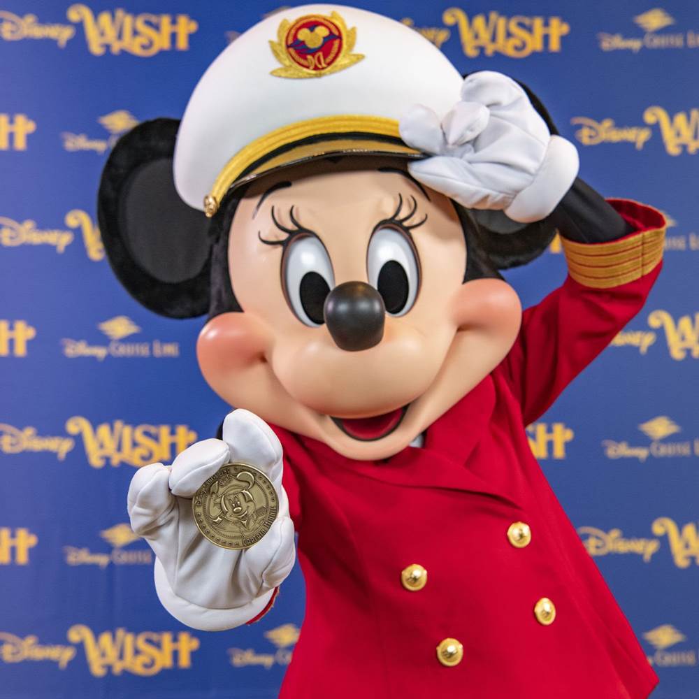 Disney Cruise Line Announces Captain Minnie Will Be Featured On the Bow ...