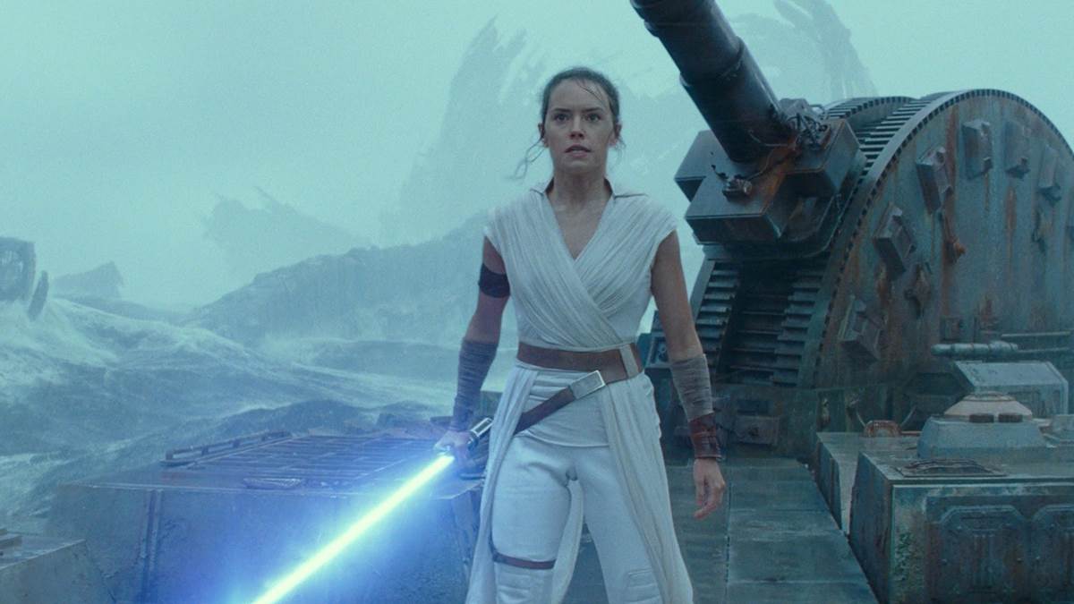 Interview - "This Week in Star Wars" Host Kristin Baver Discusses Her ...