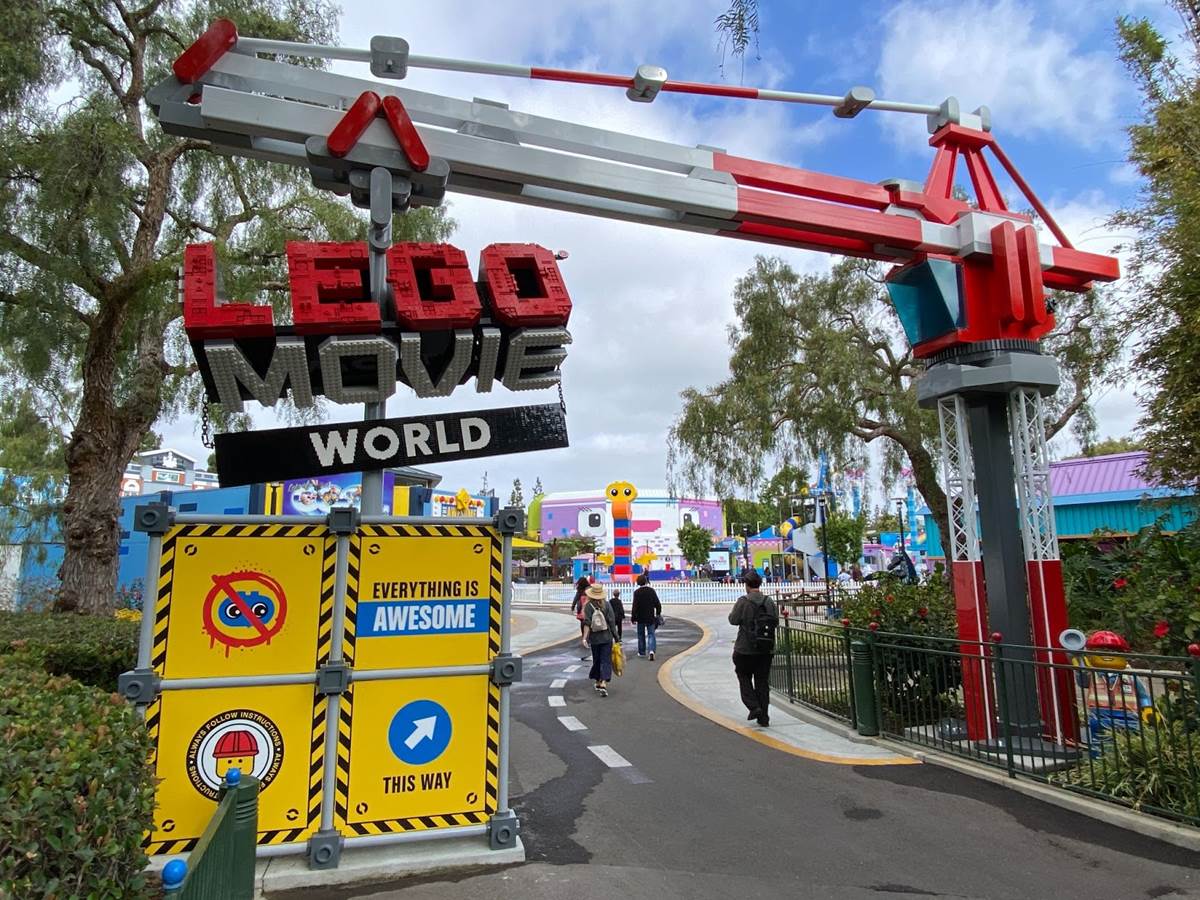 Video/Photos: The LEGO Movie World Hosts Grand Opening Ceremony at ...