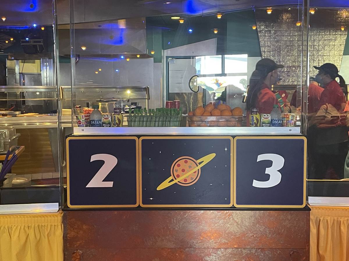 New Ordering Process and Self-Serve Drinks at Disneyland's Alien Pizza ...