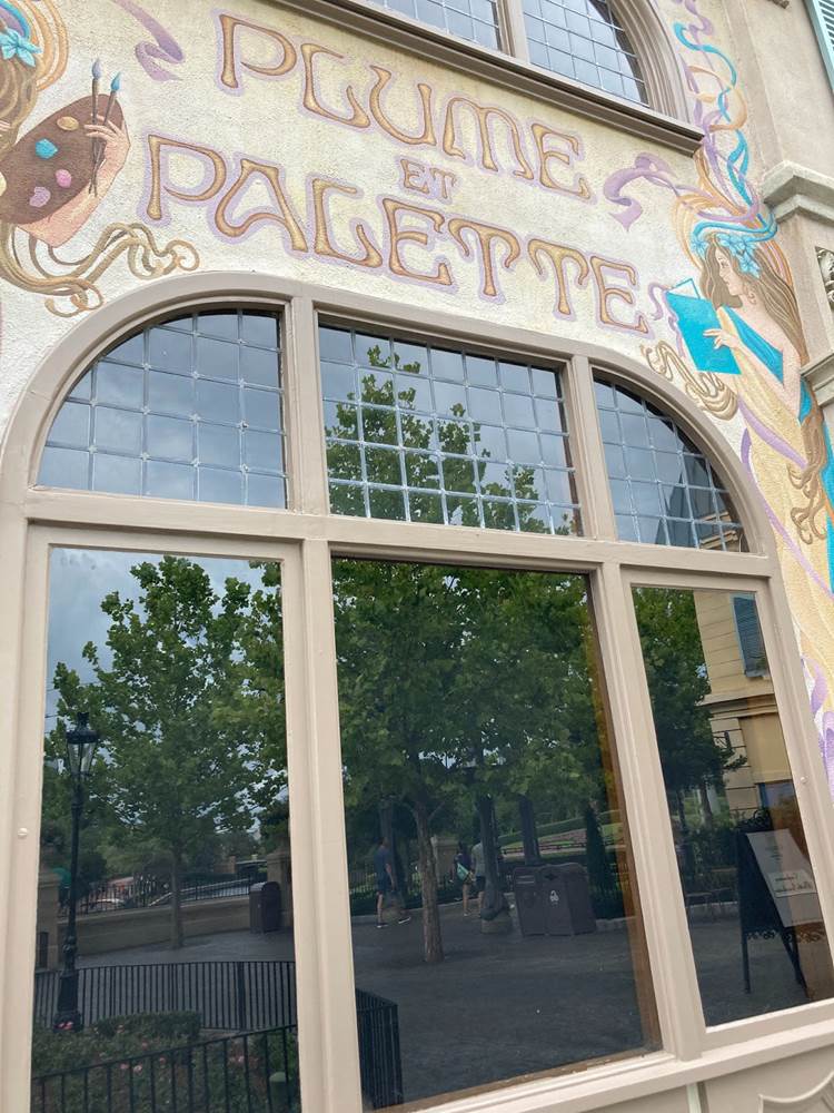 Half of France Pavilion Perfume Shop Closed at EPCOT, Plum et Palette ...
