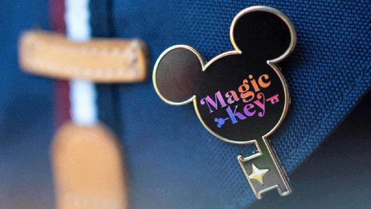 Disneyland Magic Key Holders to Receive Commemorative Pin in Welcome ...