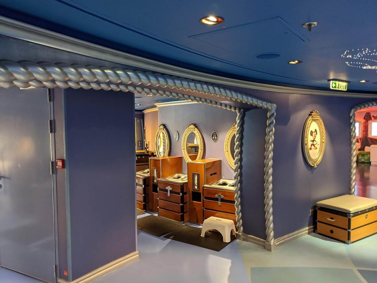 Oceaneer Lab and Oceaneer Club on the Disney Dream (Disney Cruise Lines ...