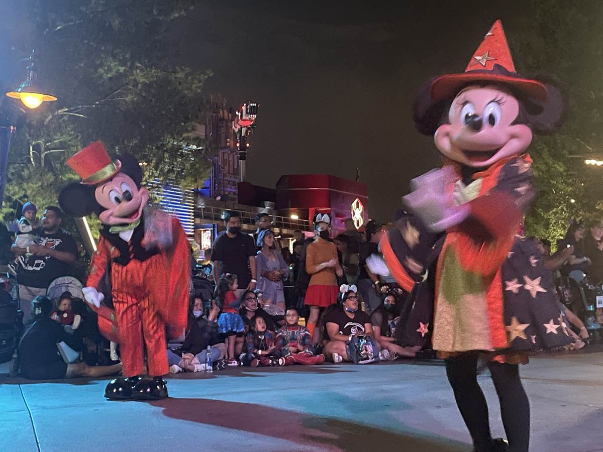 Photos: Frightfully Fun Parade Returns During Oogie Boogie Bash at ...