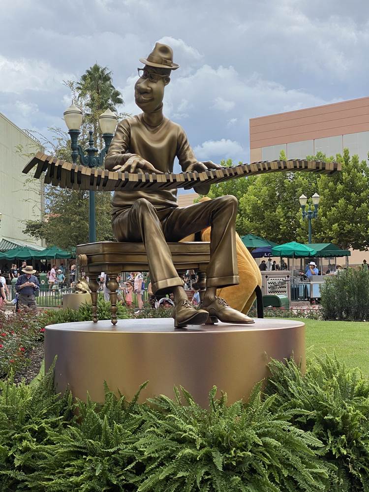 WDW 50: Disney Fab 50 Character Statues Installed at Disney's Hollywood ...