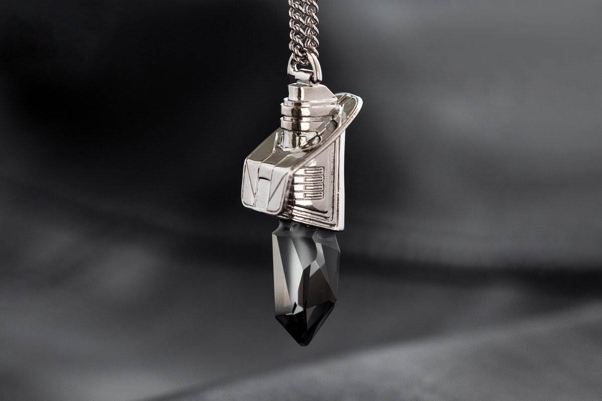 Luke and Leia Lightsaber Now Part of Star Wars X RockLove Kyber Crystal ...