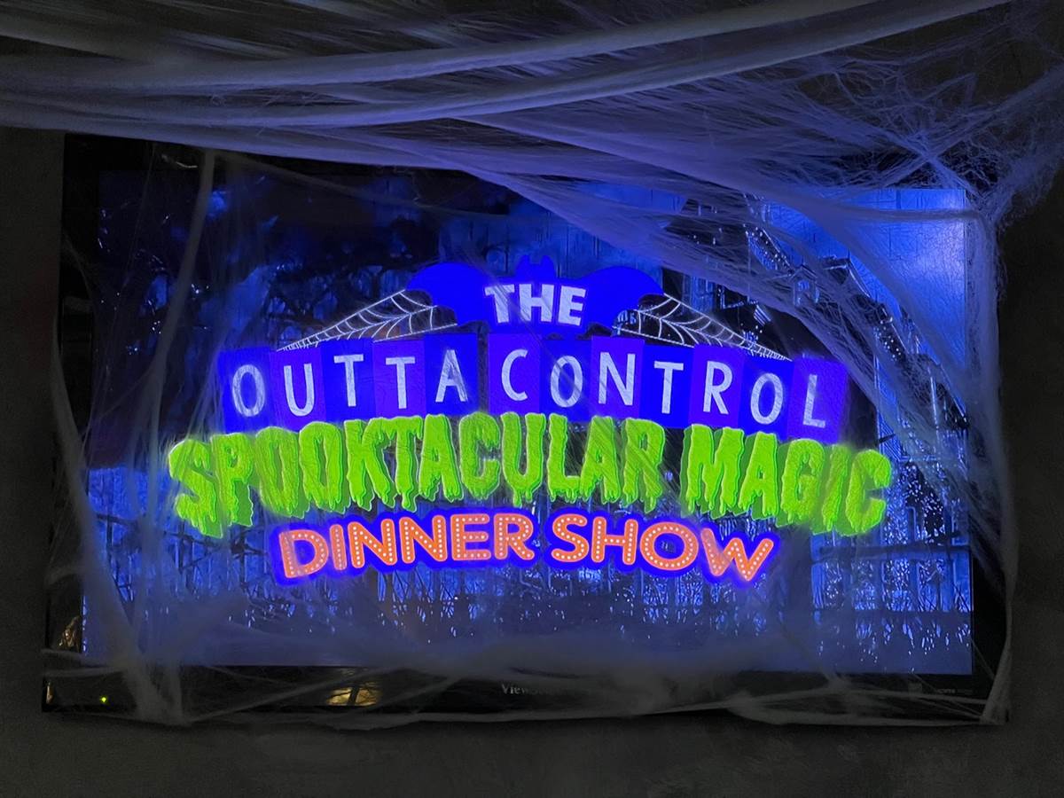 WonderWorks Orlando's Outta Control Magic Dinner Show Features Spooky ...