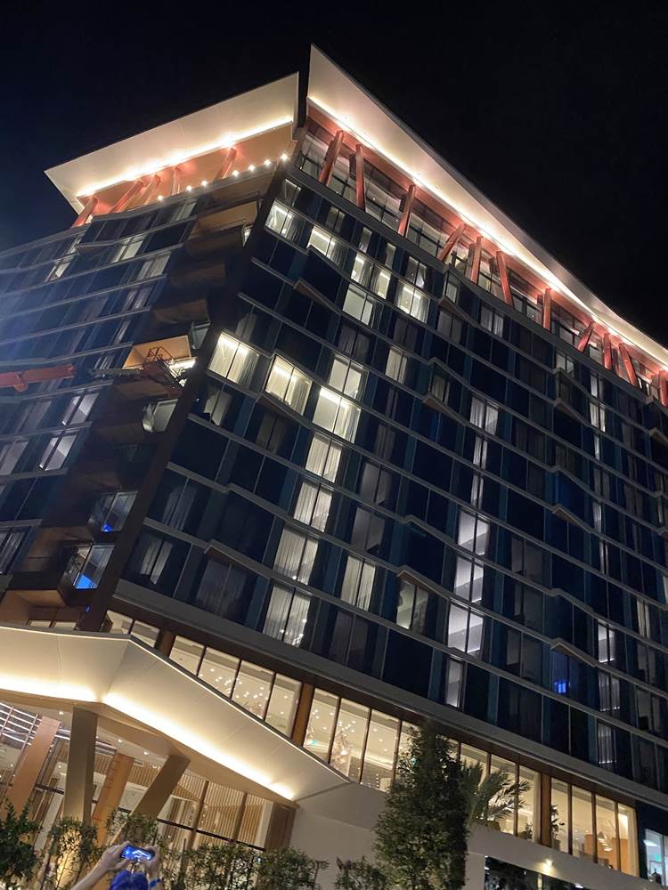 Enjoy "The VUE" From the New Walt Disney World Swan Reserve ...