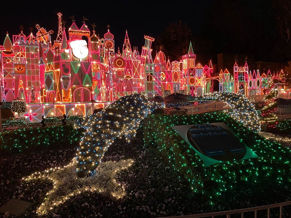 Photos/Video: "Disney Merriest Nites" After-Hours Ticketed Event Brings ...