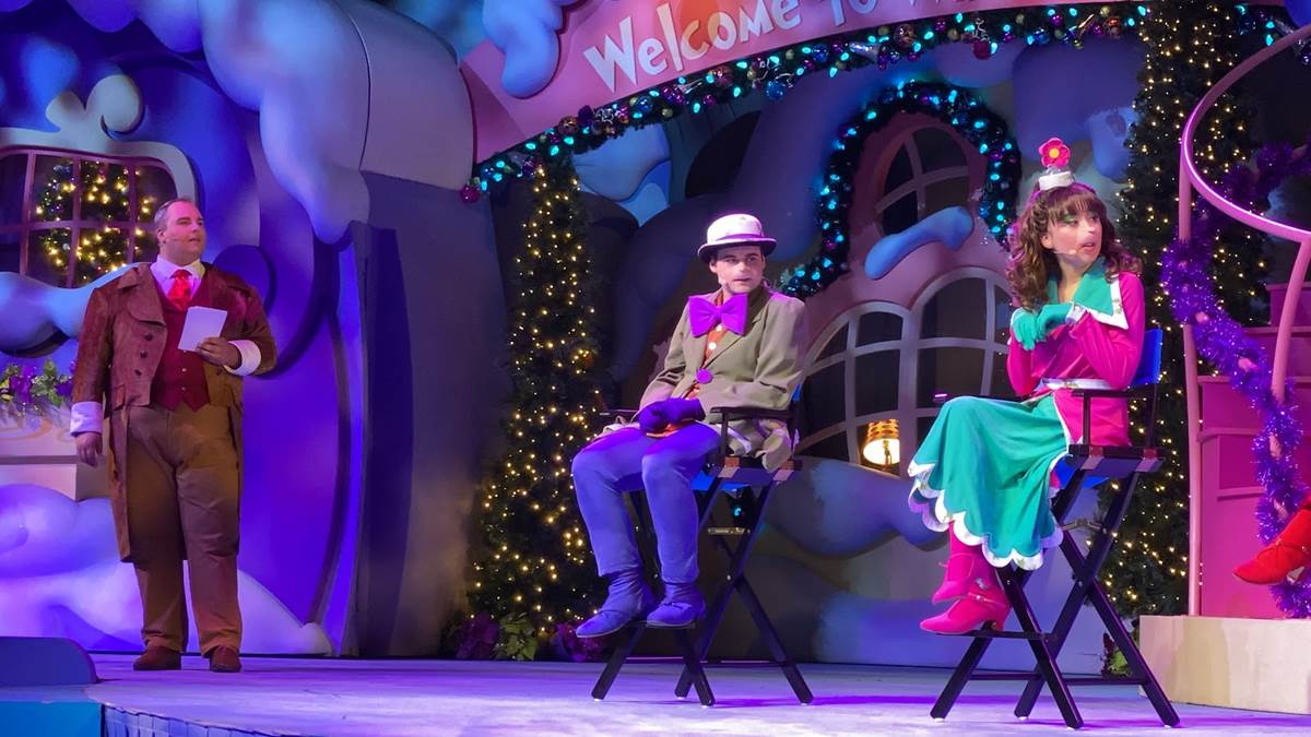 Universal's Holiday Tour Fills an Evening of Festive Holiday Fun ...
