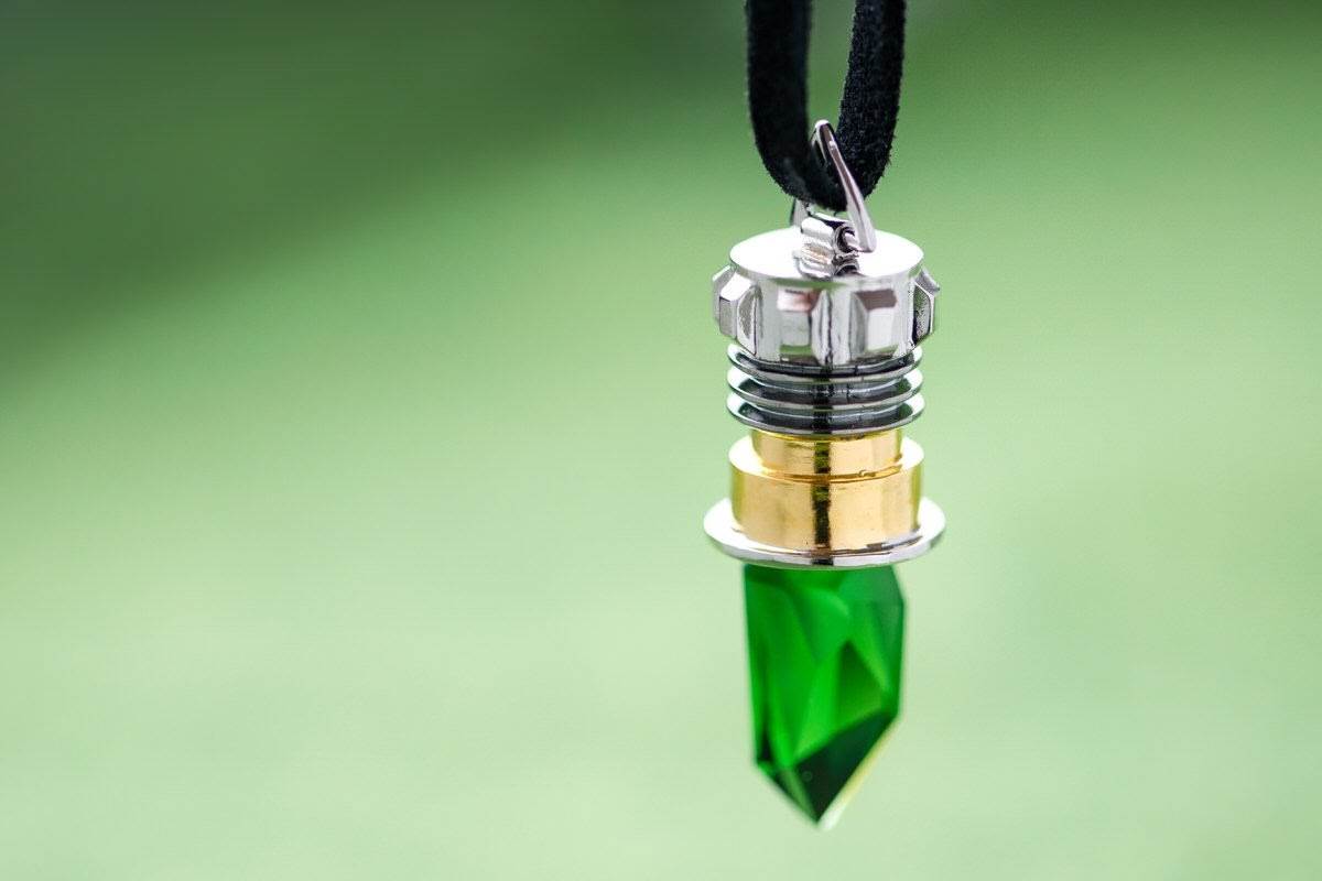 Luke and Leia Lightsaber Now Part of Star Wars X RockLove Kyber Crystal ...
