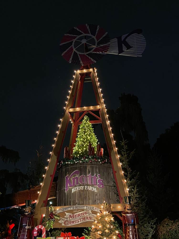 Photos: More Holiday Merriment at Knott's Merry Farm - LaughingPlace.com