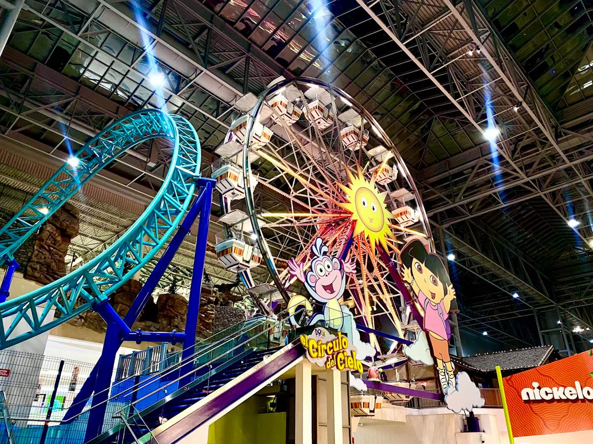 Nickelodeon Universe Avatar Airbender