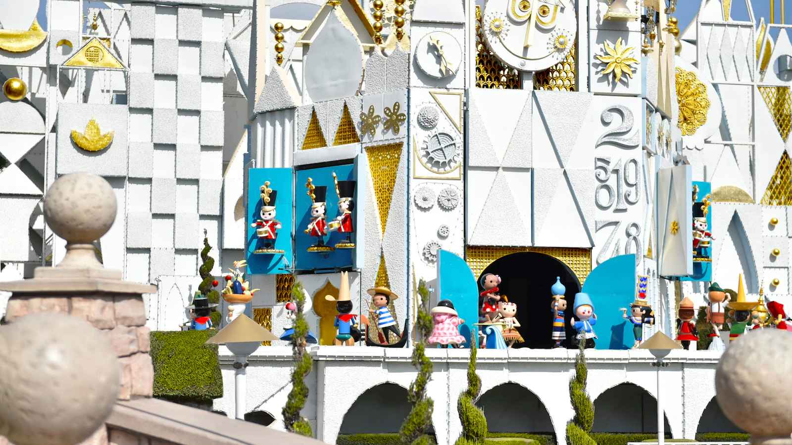 "it's a small world" Facts and Figures - LaughingPlace.com