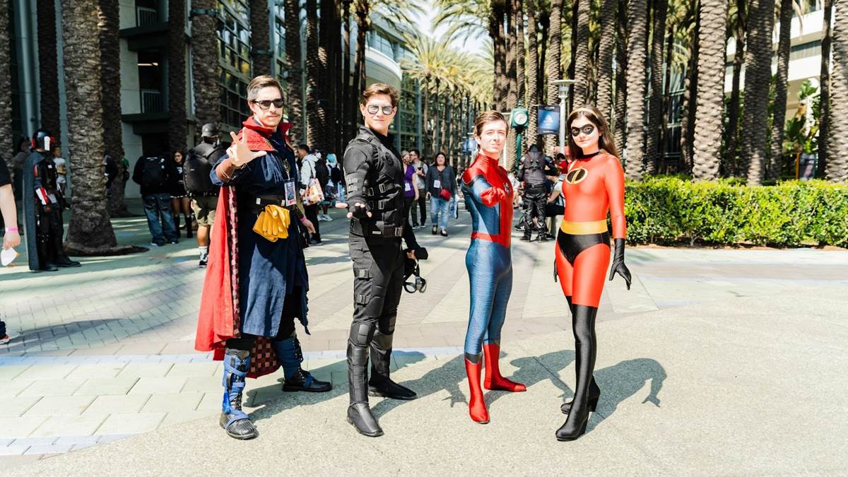 Photos - Amazing Disney, Marvel and Star Wars Cosplay and Products at ...