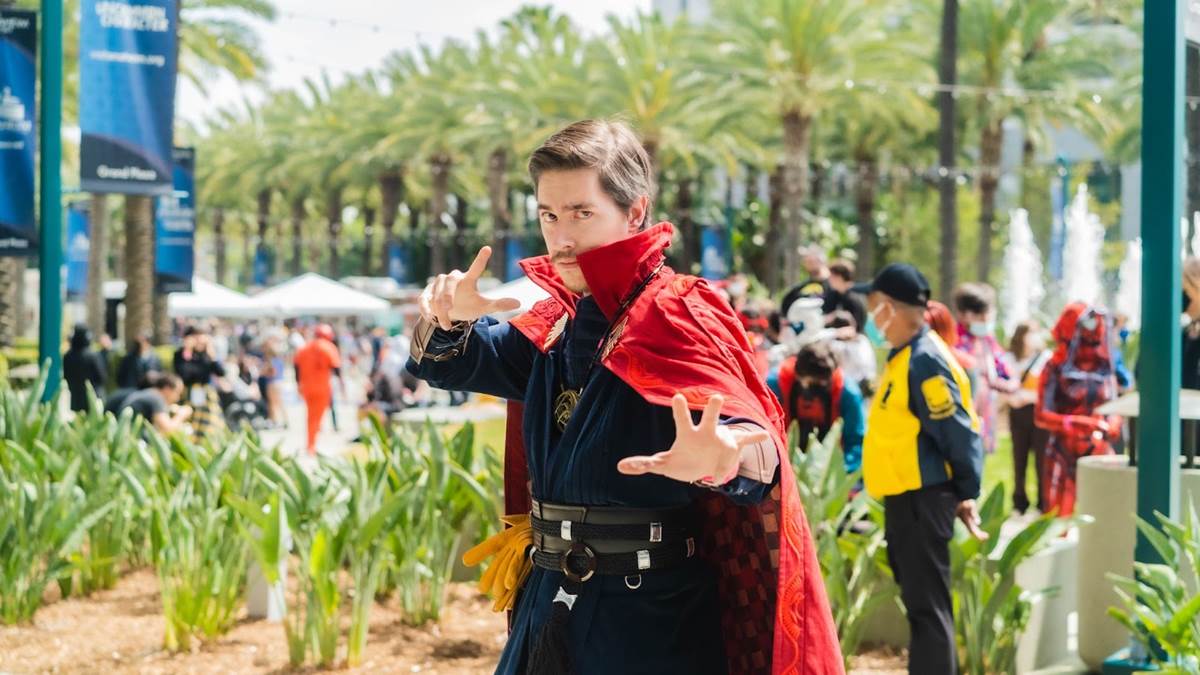 Photos - Amazing Disney, Marvel and Star Wars Cosplay and Products at ...