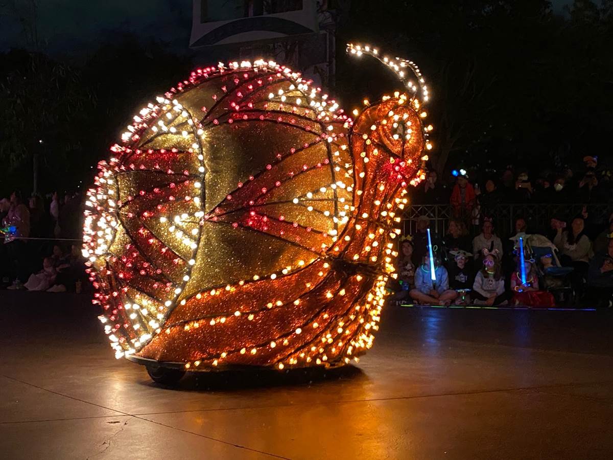Photos/Video: The Main Street Electrical Parade Officially Returns to ...