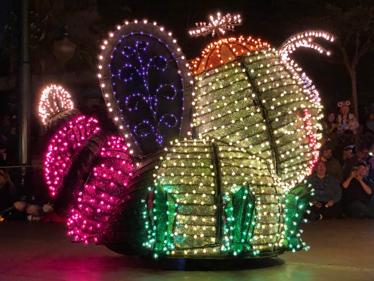 Photos/Video: The Main Street Electrical Parade Officially Returns to ...
