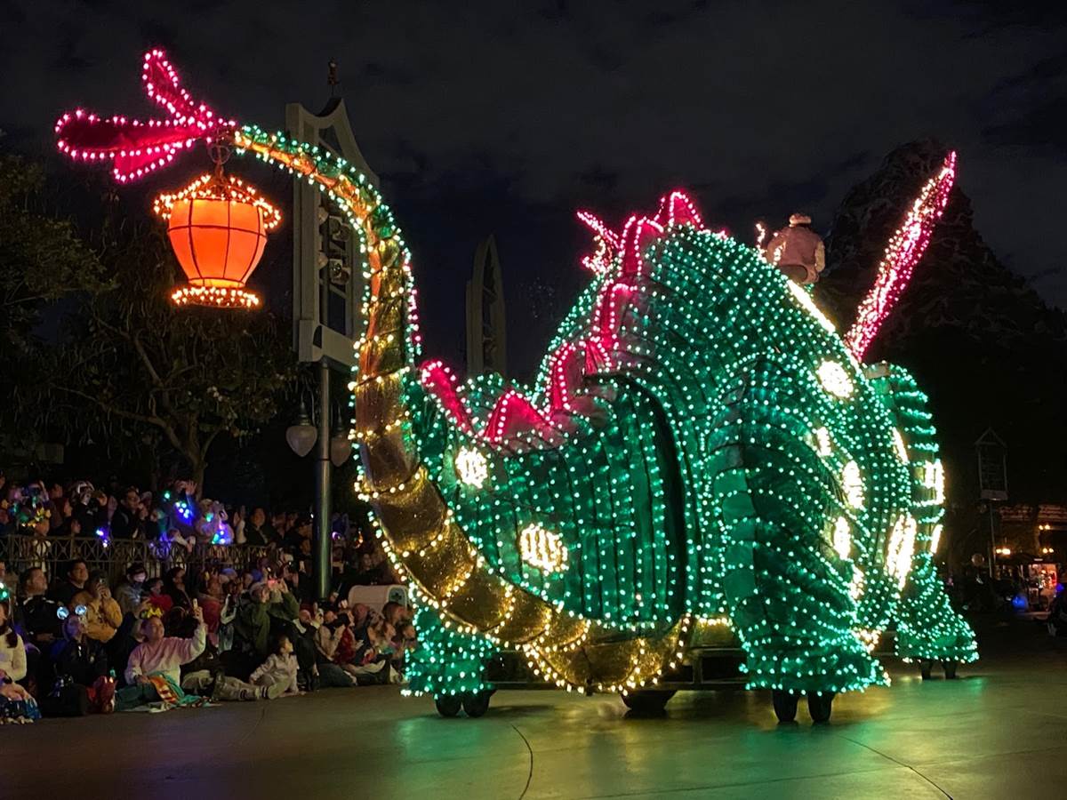 Photos/Video: The Main Street Electrical Parade Officially Returns to ...