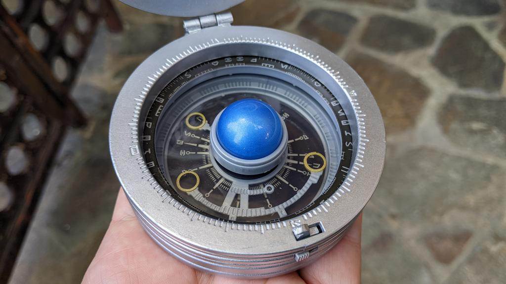 Luke Skywalker's Star Compass Now Available at Dok-Ondar's Den of ...