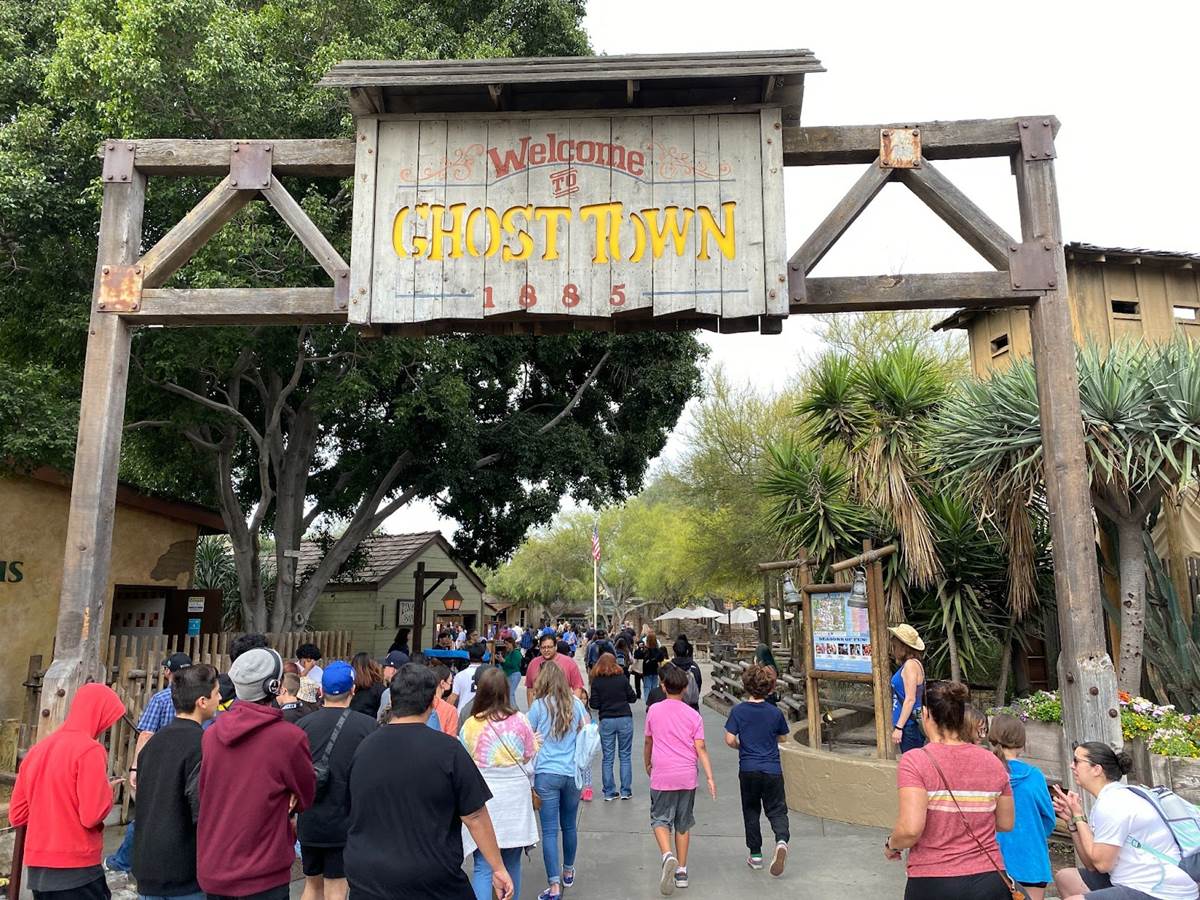 Photos / Video - "Ghost Town Alive!" and Knott's Summer Nights Return with More Fun & Food to ...