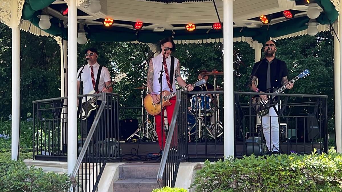 Photos/Video: The Hooligans Debut at EPCOT's United Kingdom Pavilion ...