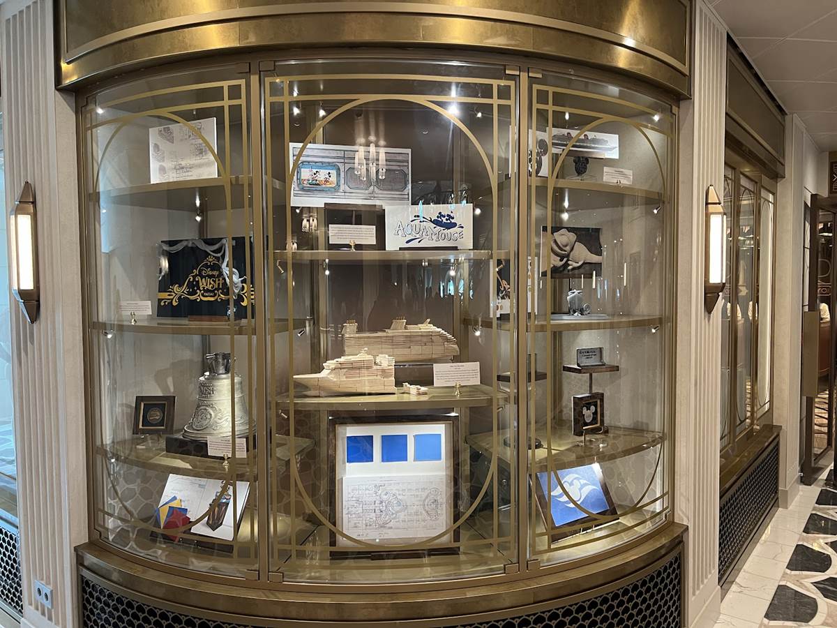 Photos/Video: The Grand Features of the Grand Hall Aboard The New ...