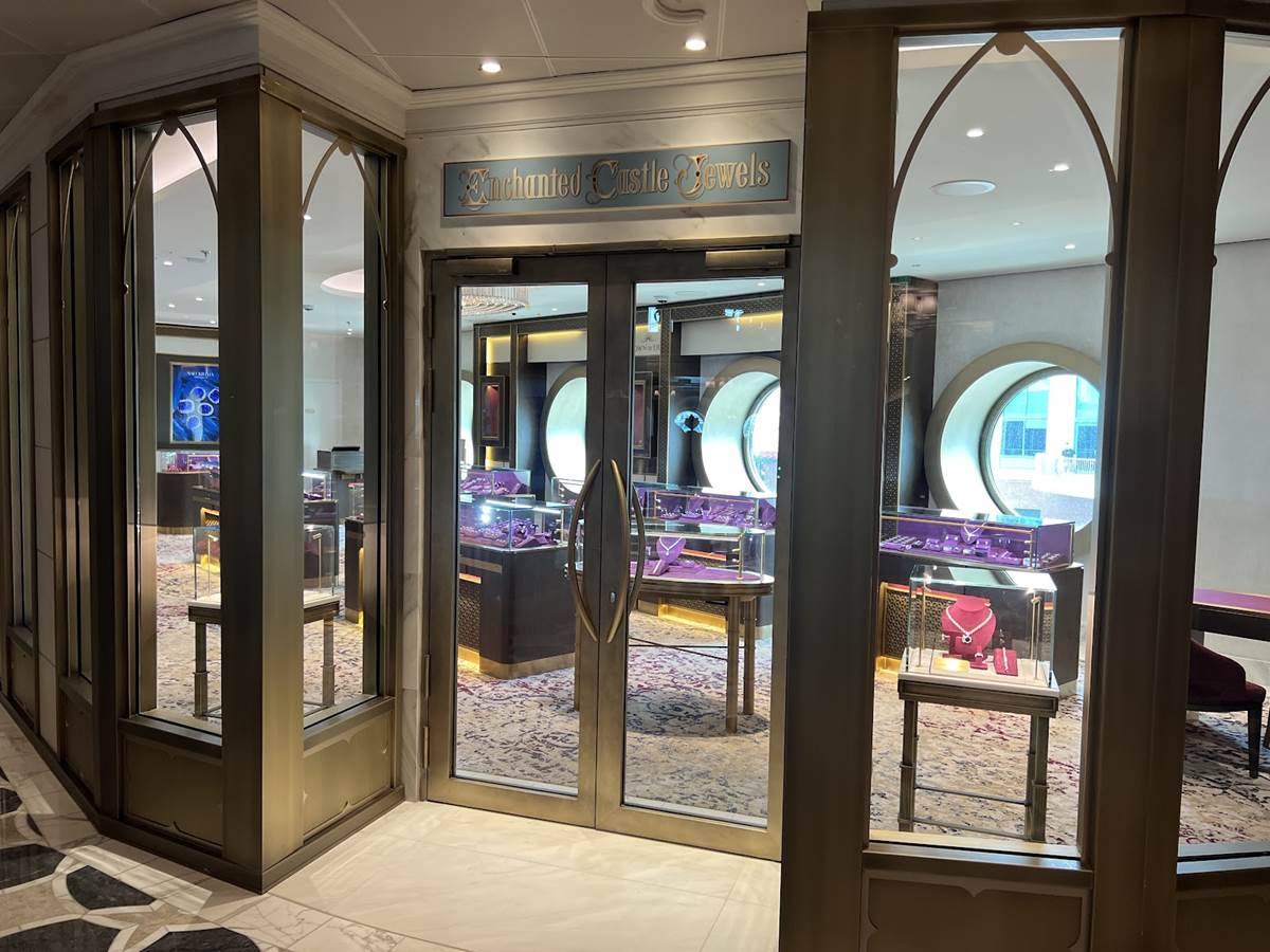 Photos/Video: The Grand Features of the Grand Hall Aboard The New ...