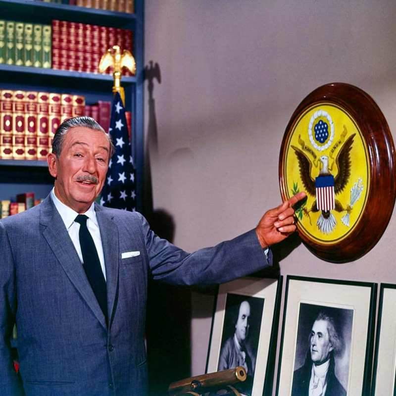 Extinct Attractions - Celebration USA Parade - LaughingPlace.com