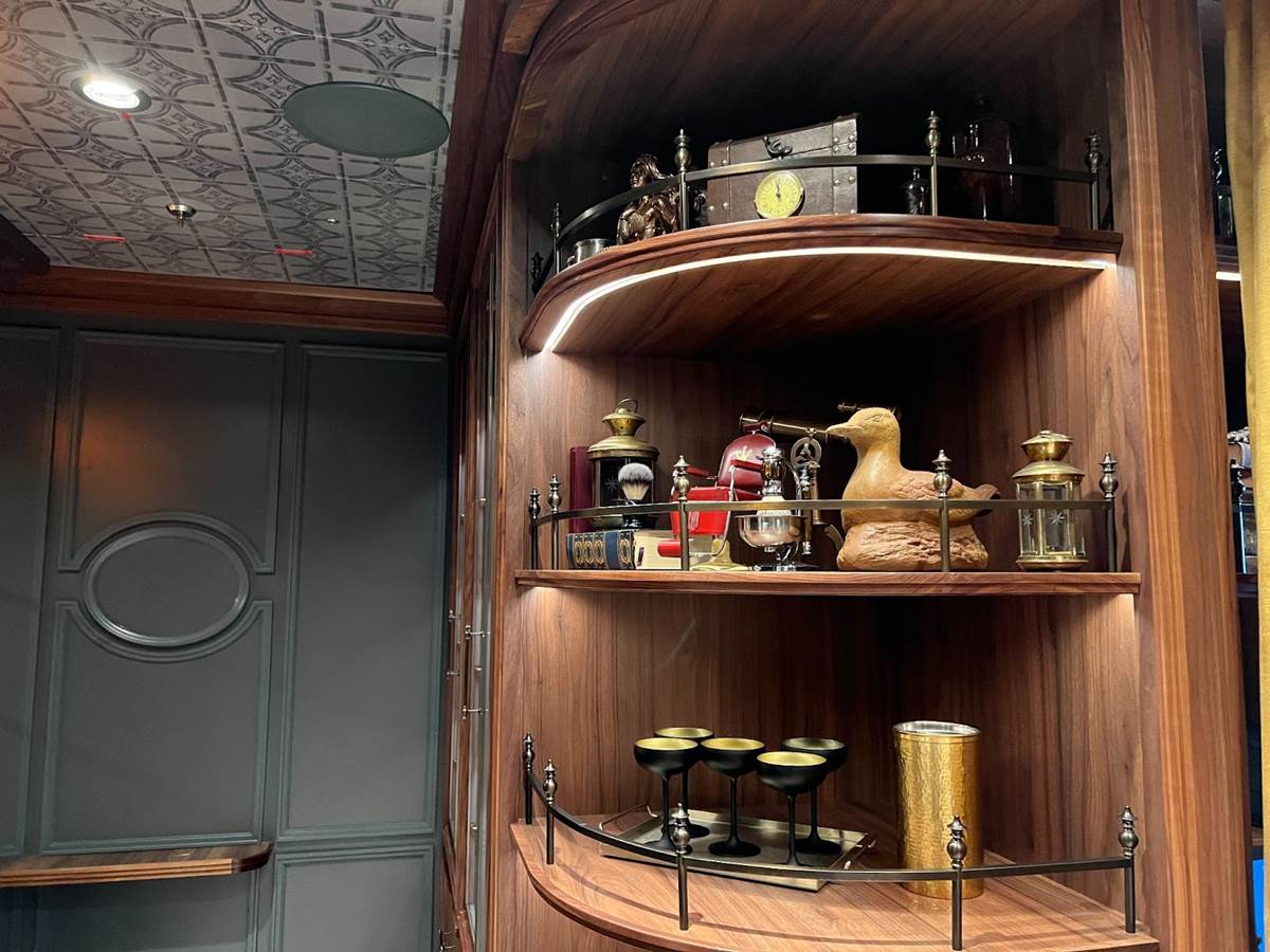 Check Out Bibbidi Bobbidi Boutique Untangled Salon and Hooks Barbery ...