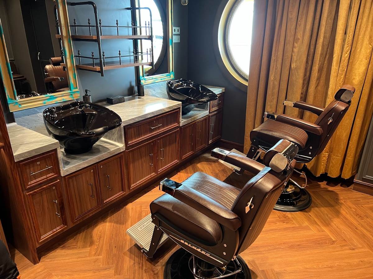 Check Out Bibbidi Bobbidi Boutique Untangled Salon and Hooks Barbery ...